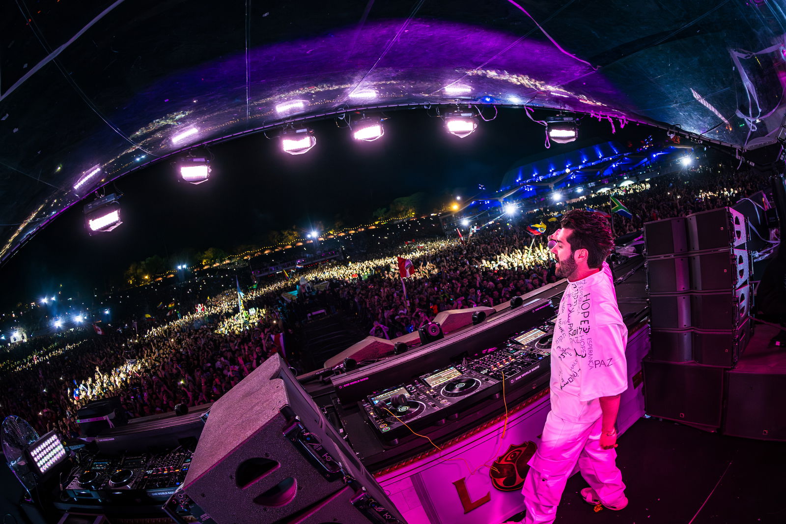 Watch the livestream of the countdown to Tomorrowland Brasil with ...